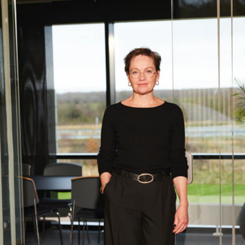 Syksy- ja talvimuoti 2024: Raidat, hillityt printit ja tumma denim